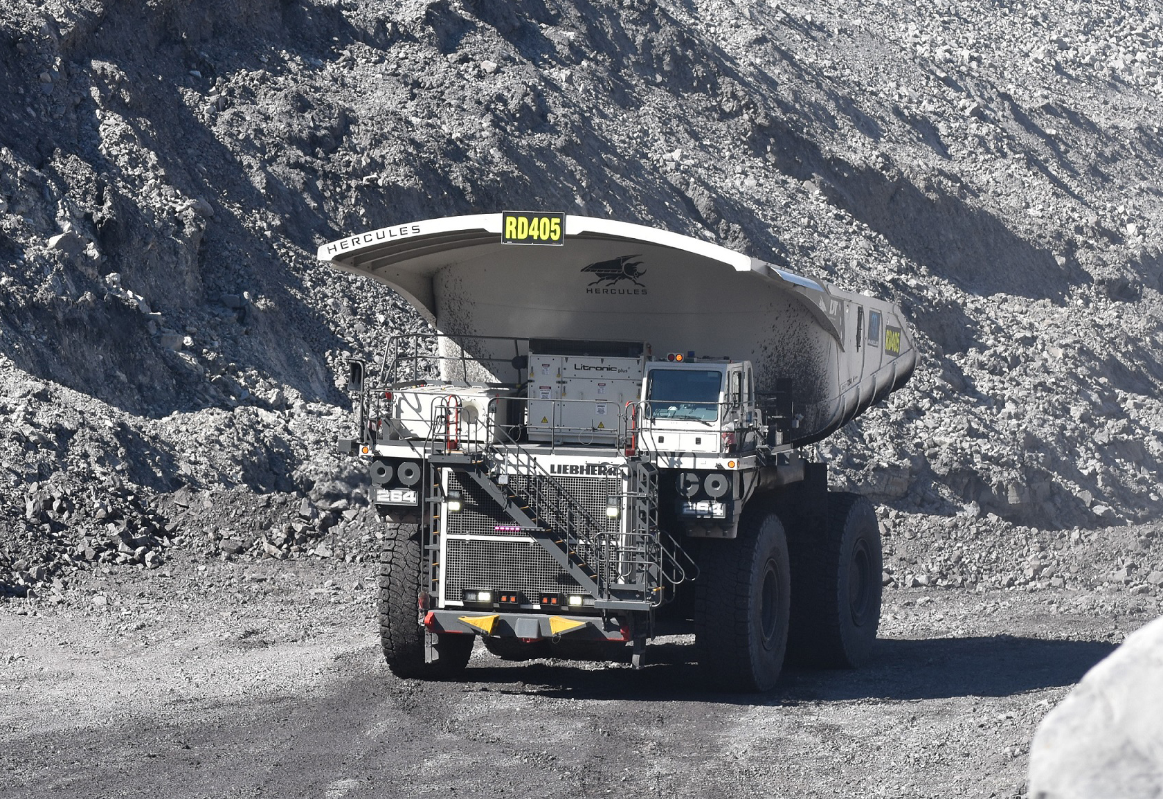 Viisi Liebherr T 264 -kiviautoa Australiaan - Konepörssi.com