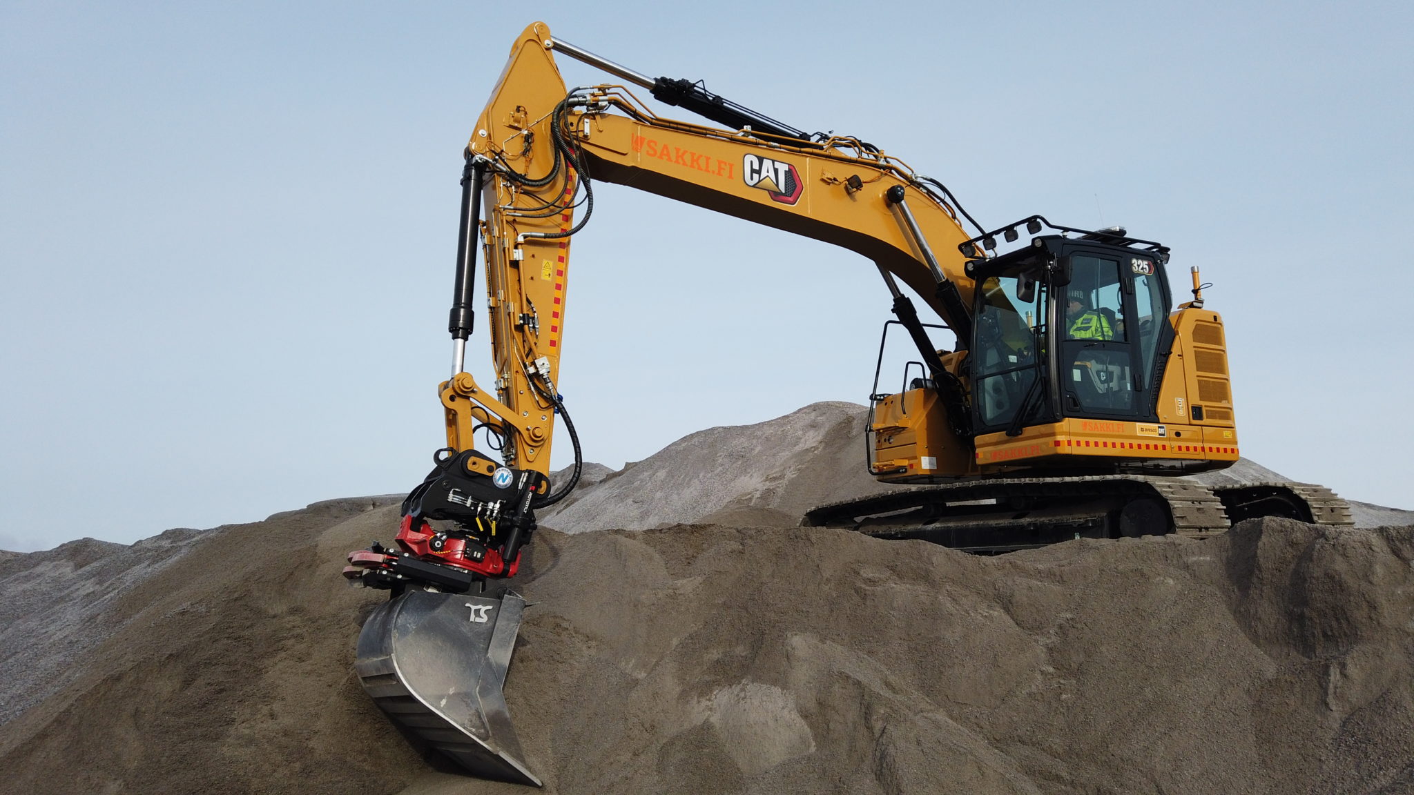 Cat® 325 Next Gen – Huippuvarusteltuna suosittuun kokoluokkaan ...