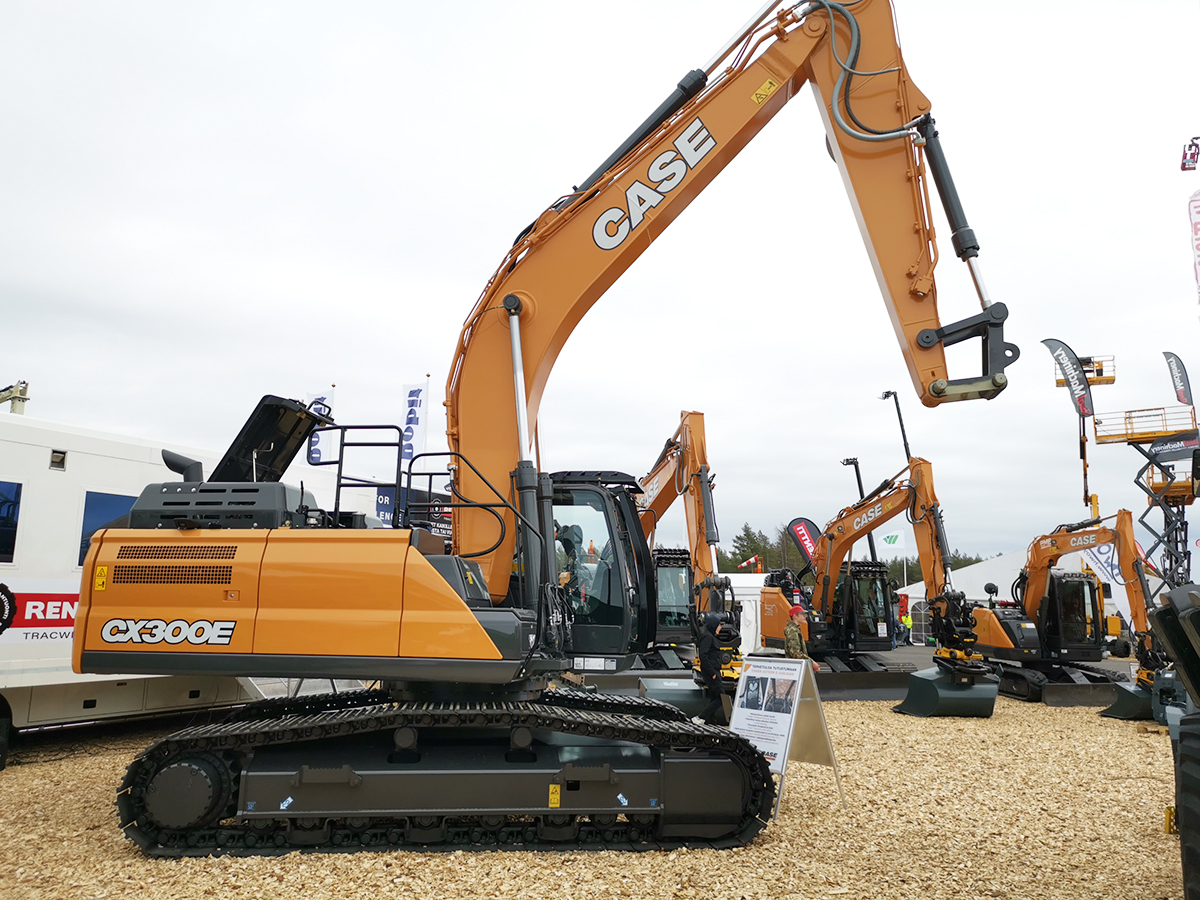 Maxpo 2022 – Casen uusi E-perhe esittäytyi - Konepörssi.com