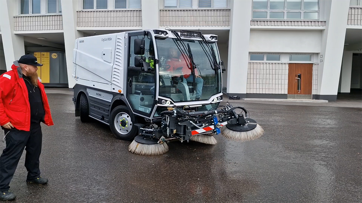 Kompaktia sähköistä lakaisutehoa - Bucher CityCat VR50e - Konepörssi.com