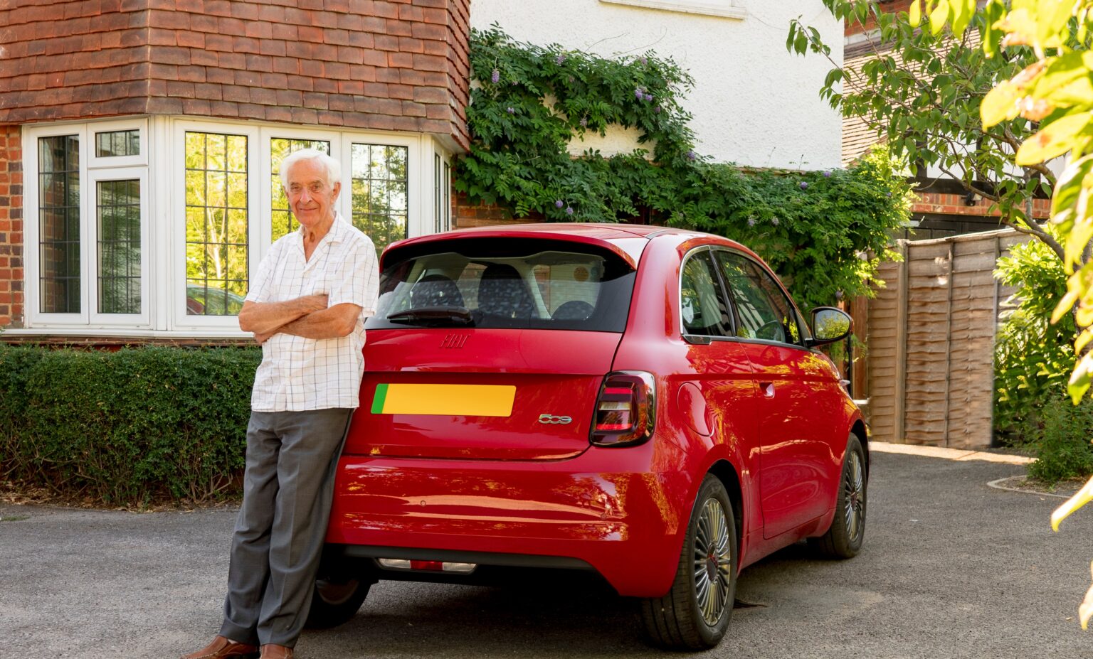 Onko hän maailman merkkiuskollisin autonomistaja? – Fiat 500e on jo ...