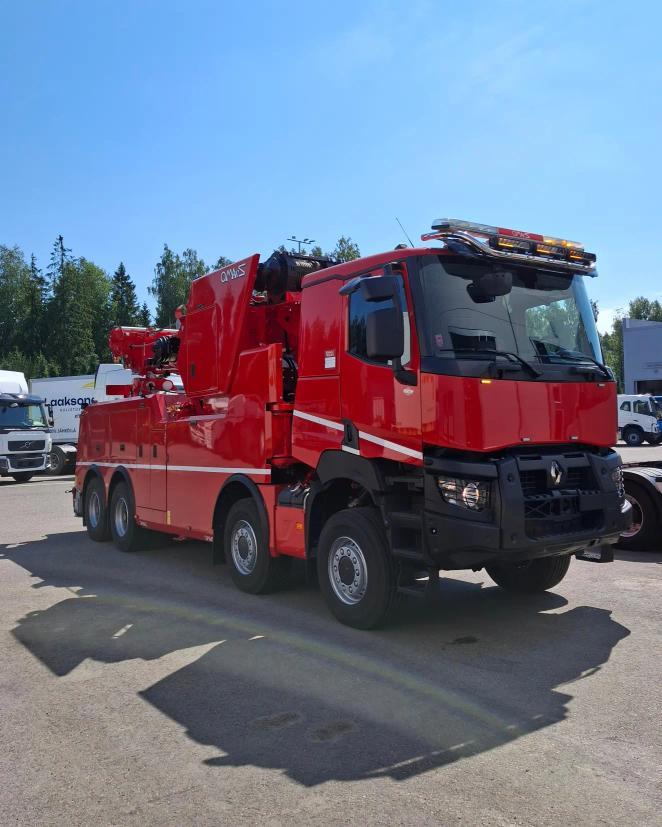 Renault Trucks K 520 8x8 -raskas hinausauto vahvistaa Erihinaus Oy:n ...